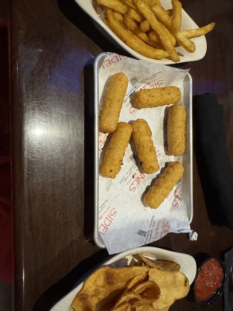 SIDELINES GRILLE - Updated October 2025 - 10 Photos & 17 Reviews - 800 ...