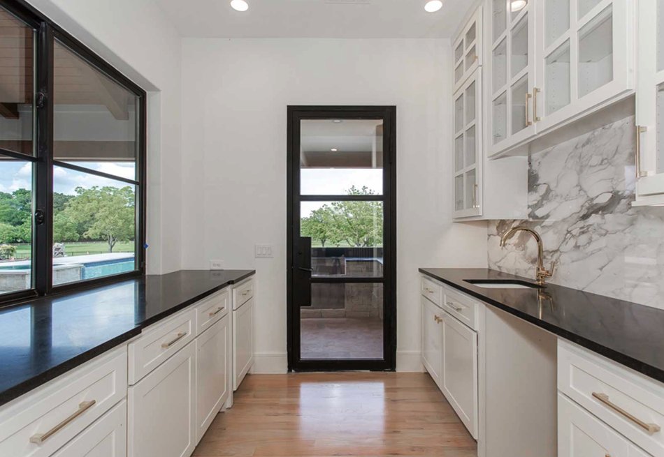 SOUTHLAND BUILDING - Updated November 2024 - 18 Photos - Palestine ...