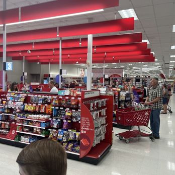 TARGET - Updated June 2025 - 114 Photos & 132 Reviews - 4400 Town ...