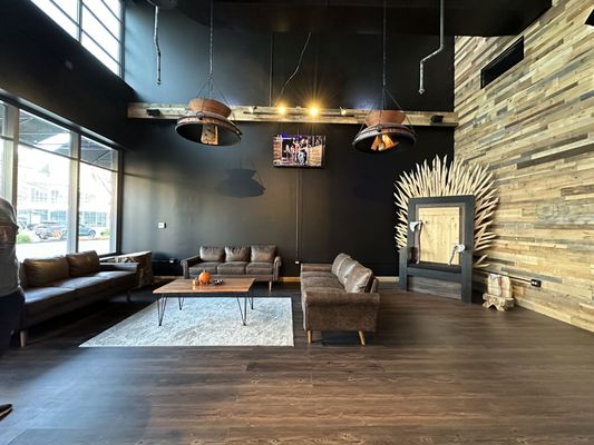 BULLSEYE AXE LOUNGE X RAGE ROOM - Updated October 2025 - 11 Photos ...