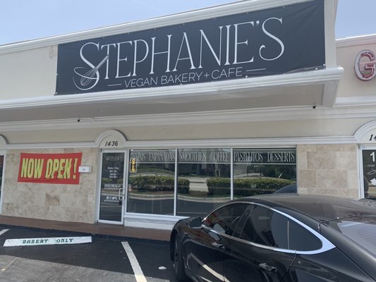 STEPHANIE’S VEGAN BAKERY AND CAFE - 23 Photos & 25 Reviews - 1436 N ...