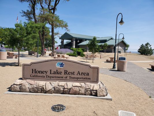 HONEY LAKE REST AREA - Updated July 2025 - 27 Photos - US Hwy 395 ...