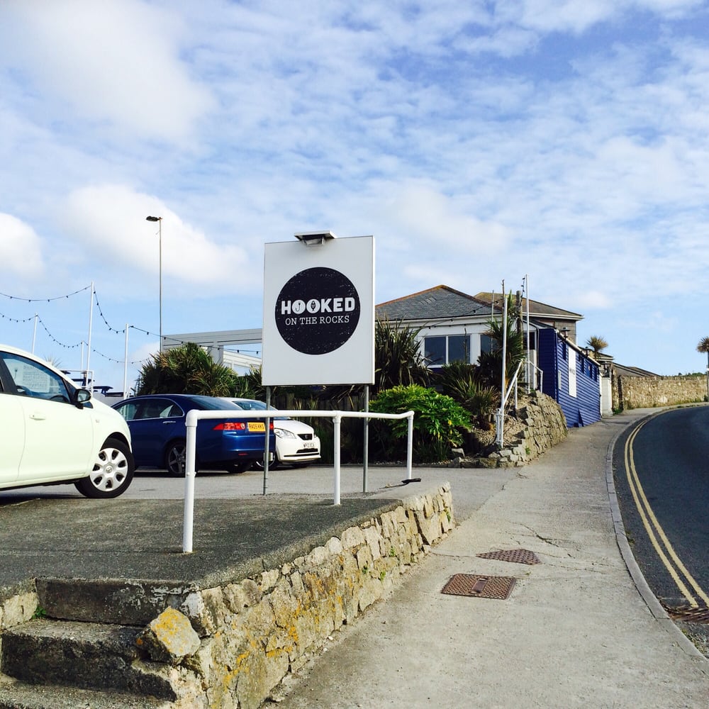 HOOKED ON THE ROCKS - Updated September 2025 - Swanpool Beach, Falmouth ...