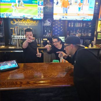 SIDELINES SPORTS BAR AND GRILL - Updated December 2025 - 245 Photos ...