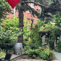 MCMENAMINS TAVERN ON THE SQUARE - Updated July 2025 - 327 Photos & 458 ...