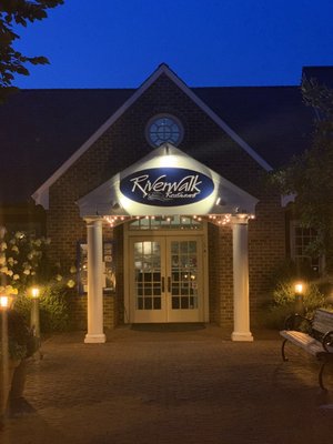 RIVERWALK RESTAURANT - 232 Photos & 318 Reviews - 323 Water St ...