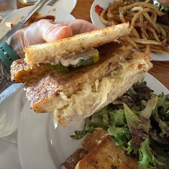 THE LOWBROW - Updated July 2025 - 291 Photos & 487 Reviews - 4244 ...