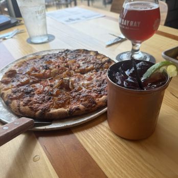 FOUR DAY RAY BREWING YORKTOWN - Updated October 2025 - 13 Photos - 2111 ...