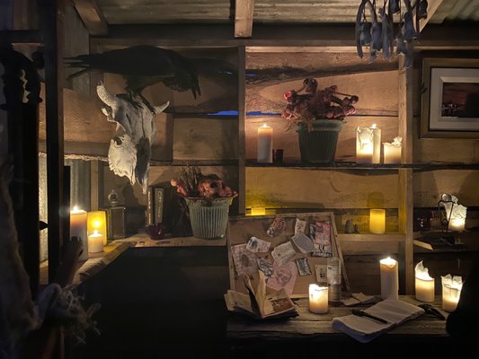 DEADMONTON HAUNTED HOUSE - 84 Photos & 33 Reviews - 7031 Gateway ...