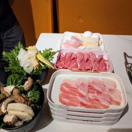 HAPPY AYCE HOT POT - Updated May 2025 - 2911 Photos & 2110 Reviews ...