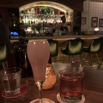 BISOUS - Updated December 2024 - 99 Photos & 43 Reviews - 938 W Fulton ...