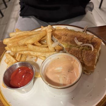 PARVA COLOMBIAN BAKERY & RESTAURANT - Updated December 2025 - 121 ...