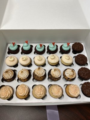 CELEBRITY CUPCAKES - 192 Photos & 282 Reviews - 2343 University Blvd ...