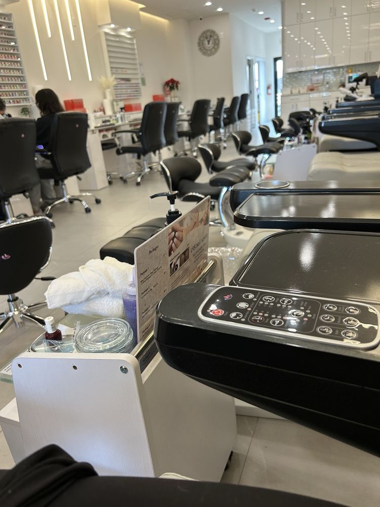 Nail Salon In Hempstead