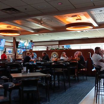 TAP HOUSE SOCIAL - Updated October 2025 - 55 Photos & 75 Reviews - 3830 ...