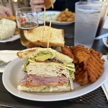 GARIBALDI PORTSIDE BISTRO - Updated December 2025 - 293 Photos & 361 ...