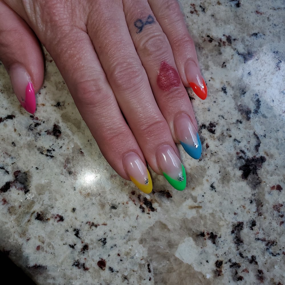 KELLY NAILS - Updated December 2025 - 20 Photos - 476 Wonderland Road S ...