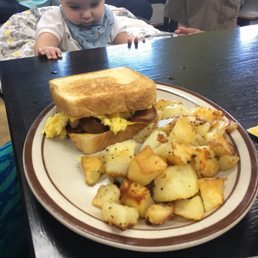 MOM’S FAMILY DINER - Updated October 2025 - 124 Photos & 119 Reviews ...