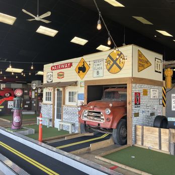 BIG PUTTS MINI GOLF - Updated October 2025 - 99 Photos & 44 Reviews ...