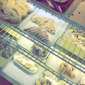 DELUXE ITALIAN BAKERY - Updated May 2025 - 51 Photos & 77 Reviews - 680 ...