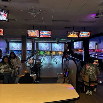 UH STUDENT CENTER GAMES ROOM - Updated December 2025 - 22 Photos & 12 ...