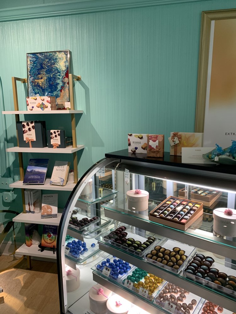 FAVOR CHOCOLATE BOUTIQUE - Updated December 2025 - 12 Photos & 11 ...