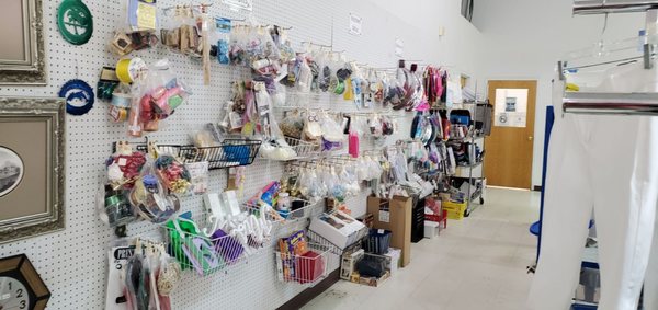 MAJ-R THRIFT & DISCOUNT - Updated September 2024 - 37 Photos - 2020 NW ...