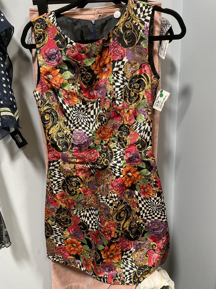 UPTOWN CHEAPSKATE - ADDISON - Updated July 2024 - 14 Photos & 53 ...