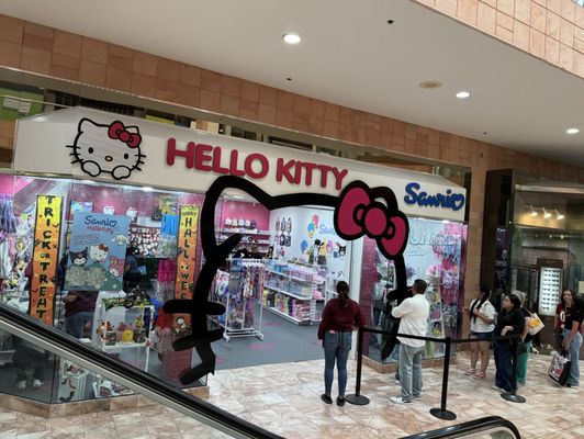 HELLO KITTY 915 SANRIO STORE - Updated December 2025 - 750 Sunland Park ...