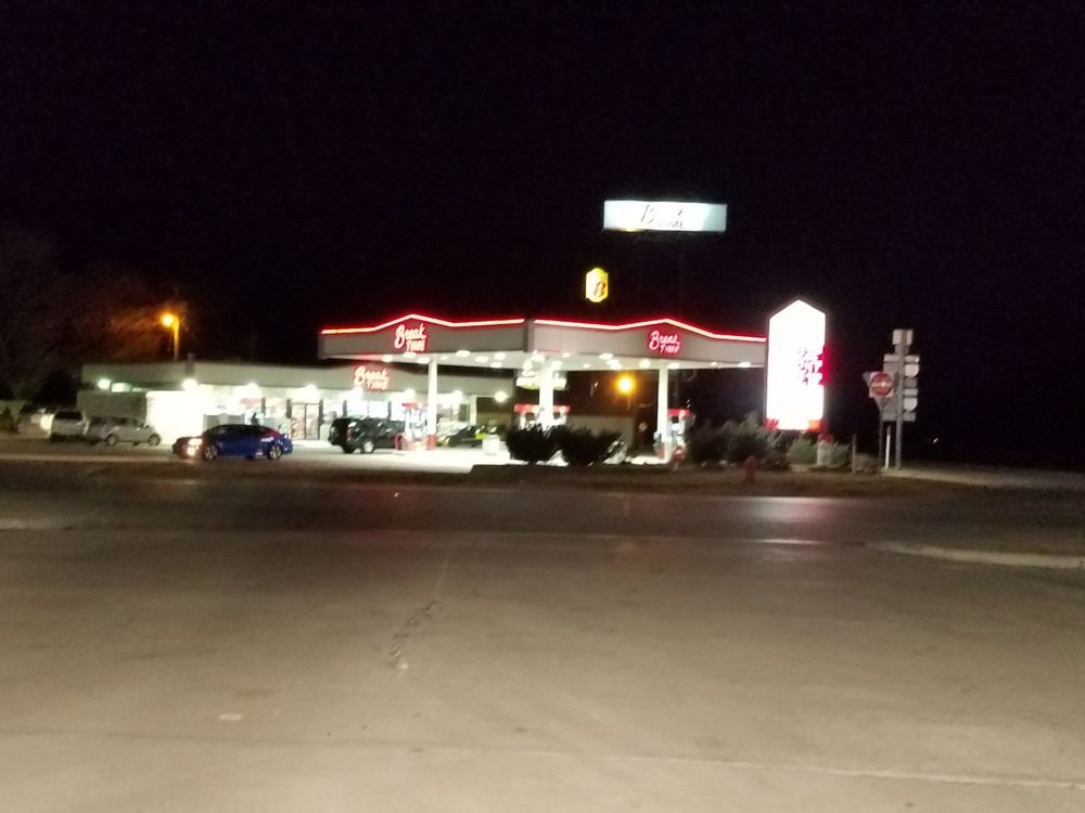 BREAK TIME - Updated April 2026 - 100 E Highway 40, Sweet Springs ...