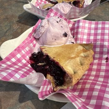 THE HUCKLEBERRY PATCH - Updated December 2025 - 251 Photos & 253 ...