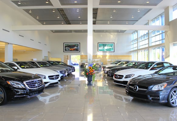 FLAGSHIP MOTORCARS OF LYNNFIELD - Updated December 2025 - 71 Photos ...