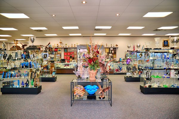 MONARCH TROPHY & AWARDS - Updated December 2025 - 13 Reviews - 8840 N ...