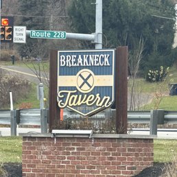 BREAKNECK TAVERN - Updated January 2026 - 362 Photos & 414 Reviews ...