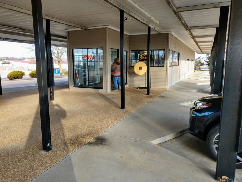 THE DONUT BOX - Updated April 2025 - 565 W Springfield Rd, Sullivan ...