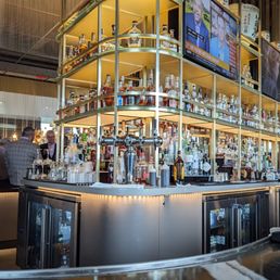 WREN - Updated February 2025 - 766 Photos & 213 Reviews - 1825 Capital ...