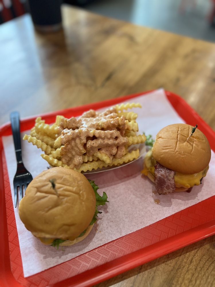 INIBURGER - SANTA CLARA - Updated September 2024 - 153 Photos & 80 ...