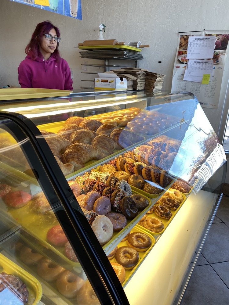 MONTROSE DONUT AND DELI - 49 Photos & 37 Reviews - 1011 S Townsend Ave ...