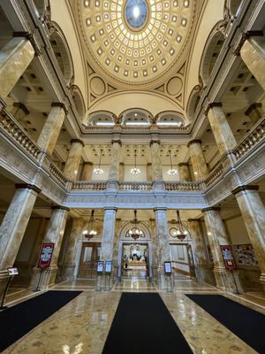 MILWAUKEE PUBLIC LIBRARY - Updated August 2025 - 140 Photos & 33 ...