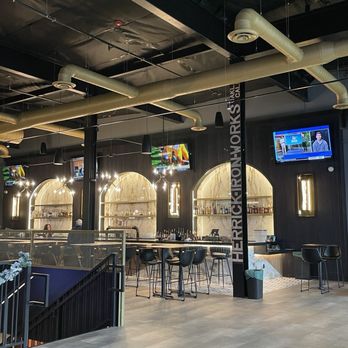 BIRDEEZ - Updated July 2025 - 228 Photos & 73 Reviews - 151 N Sierra St ...