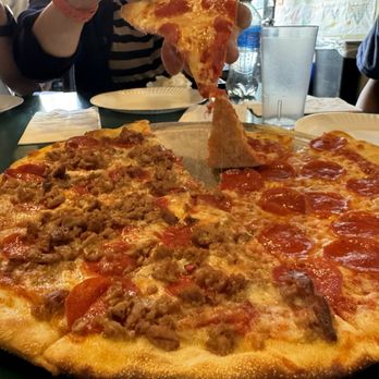 ZA PIZZA - Updated December 2025 - 387 Photos & 1289 Reviews - 1919 ...