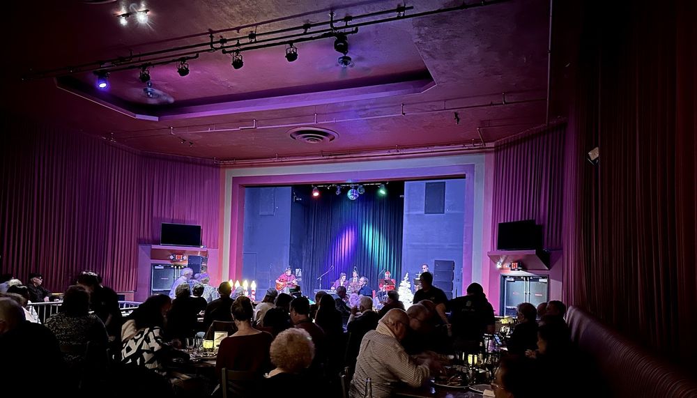 THE REDMOOR - Updated December 2025 - 59 Photos & 42 Reviews - 3187 ...