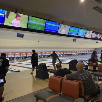 BOWLIUM LANES - Updated December 2025 - 181 Photos & 184 Reviews - 4666 ...