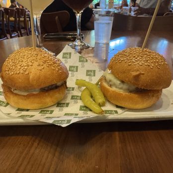 THE WELLBORN - Updated September 2025 - 1167 Photos & 355 Reviews - 211 ...