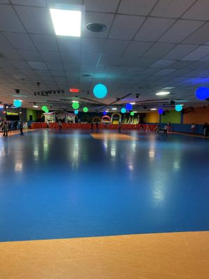 CHEAP SKATE - Updated October 2024 - 30 Photos & 28 Reviews - 3075 Coon ...