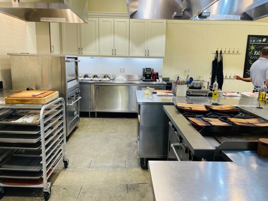 SUR LA TABLE - Updated September 2024 - 162 Photos & 74 Reviews - 711 S ...