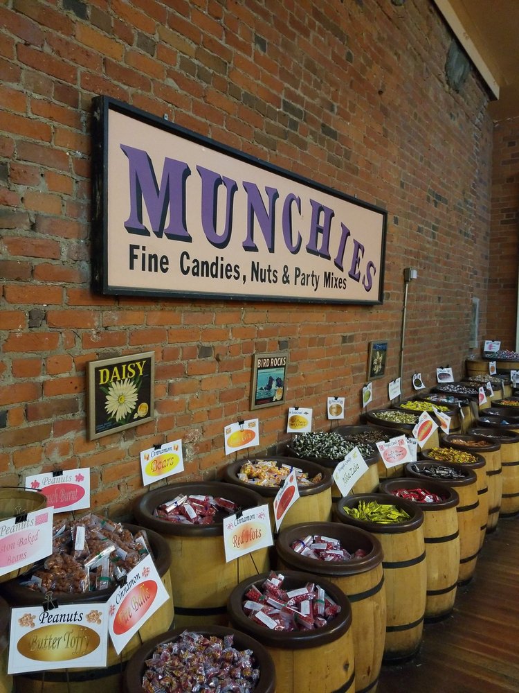 MUNCHIE’S - 120 Photos & 53 Reviews - 122 J St, Sacramento, California ...