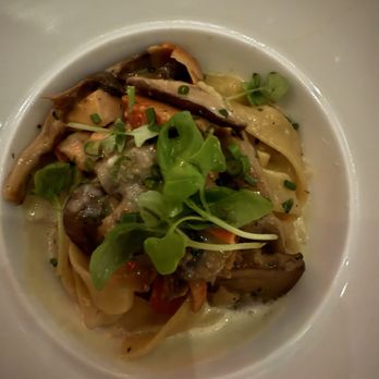 OSTRA - Updated December 2025 - 1440 Photos & 687 Reviews - 1 Charles ...