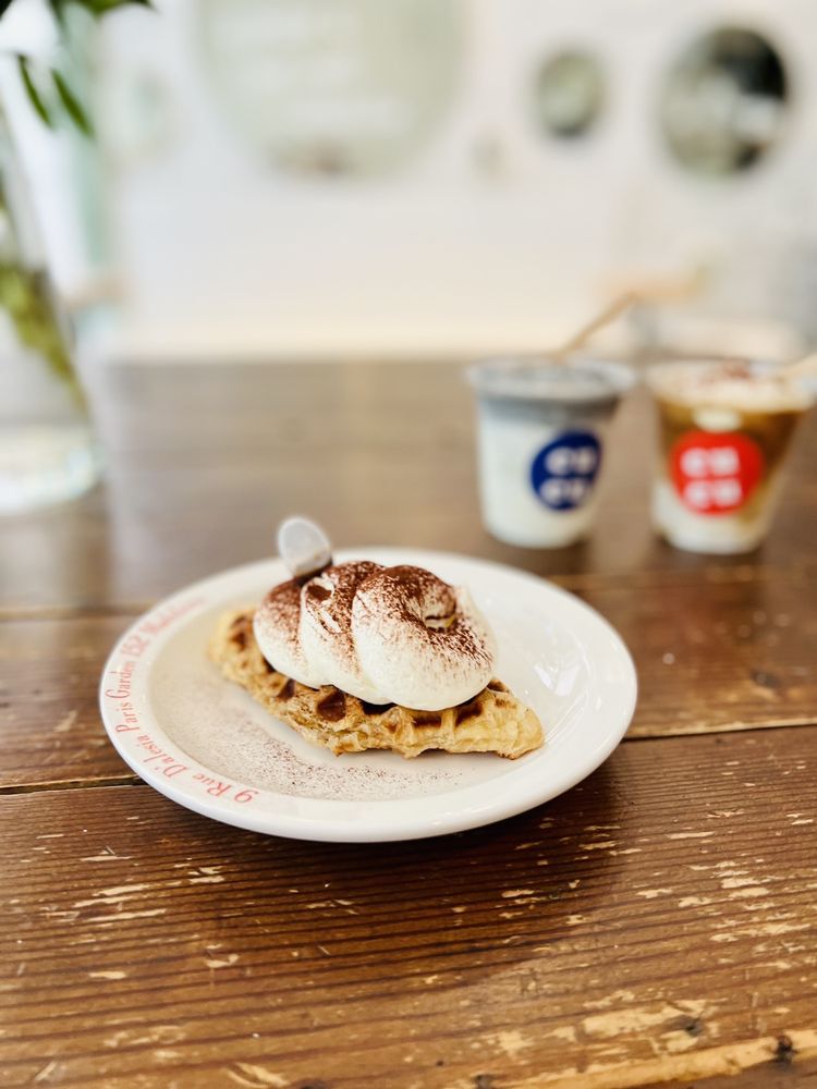 CAFE CANUC - Updated July 2024 - 242 Photos & 100 Reviews - 4730 ...