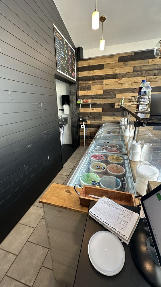 JOHNNYS ICE CREAM - Updated December 2025 - 10 Photos - 2327 Hwy 17 ...